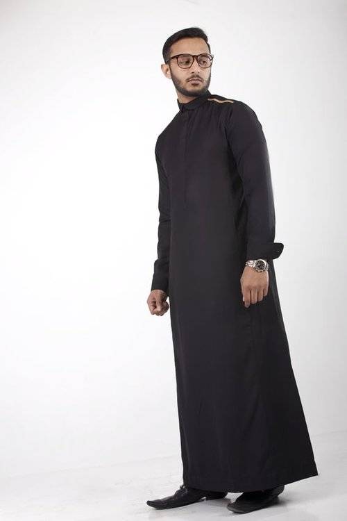 Modest style of Thobes in the Islamic dressing sense